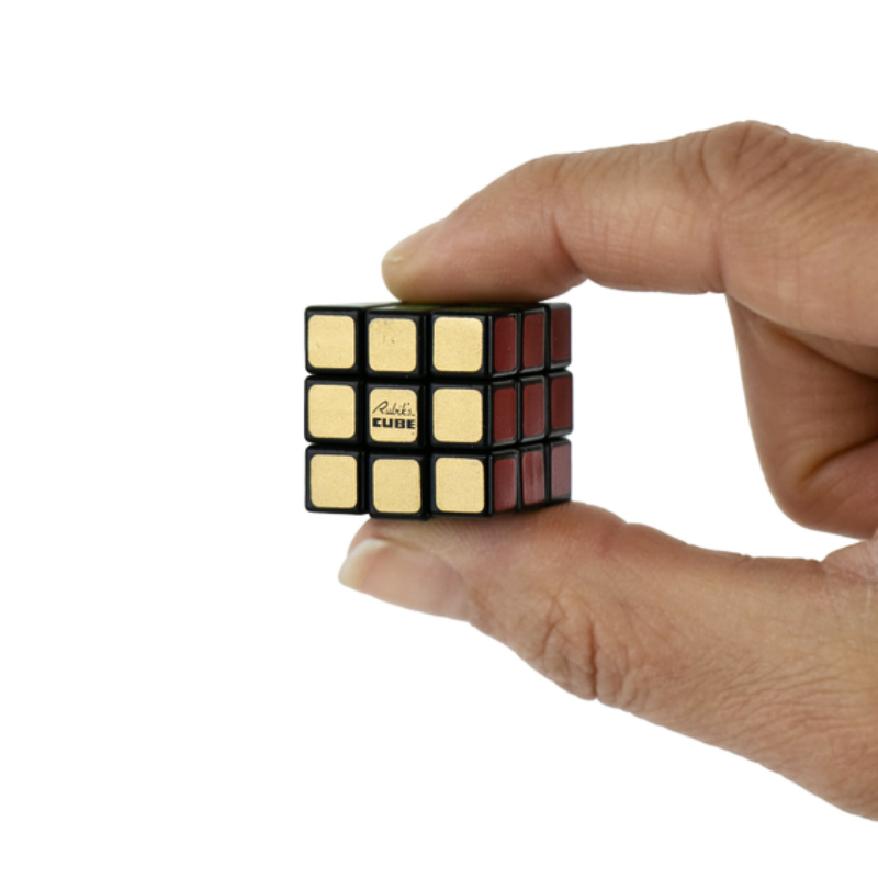 World’s Smallest Rubik’s Cube – Little Peeps